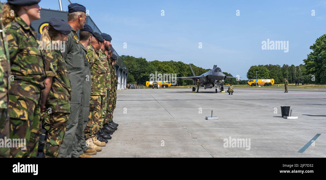 2022-06-30 16:00:09 VOLKEL - The first four F-35 fighter planes arrive ...