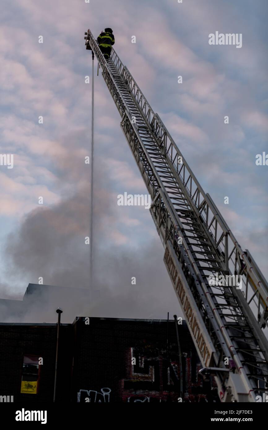 Seattle, USA. 30 Jun, 2022. Seattle fire and police responding to a ...