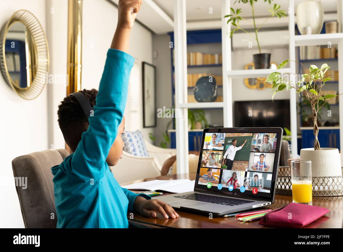 African side view kid hi-res stock photography and images - Alamy