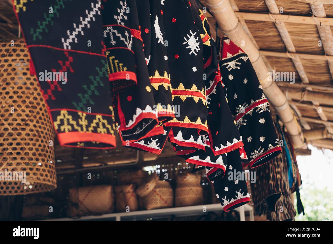 Traditional filipino dress hi-res stock photography and images - Alamy
