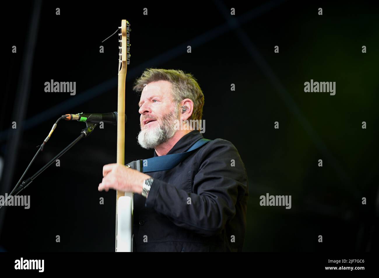 Leeds, South Yorkshire, UK. 25th June, 2022. Green Gartside lead singer ...