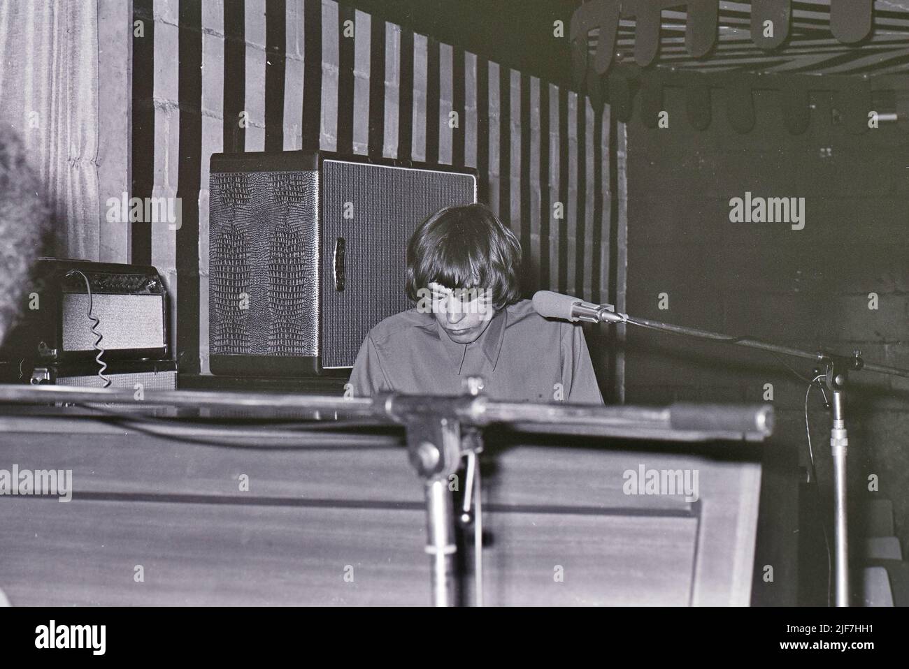 PROCOL HARUM UK pop group with Matthew Fisher in 1967 Stock Photo - Alamy