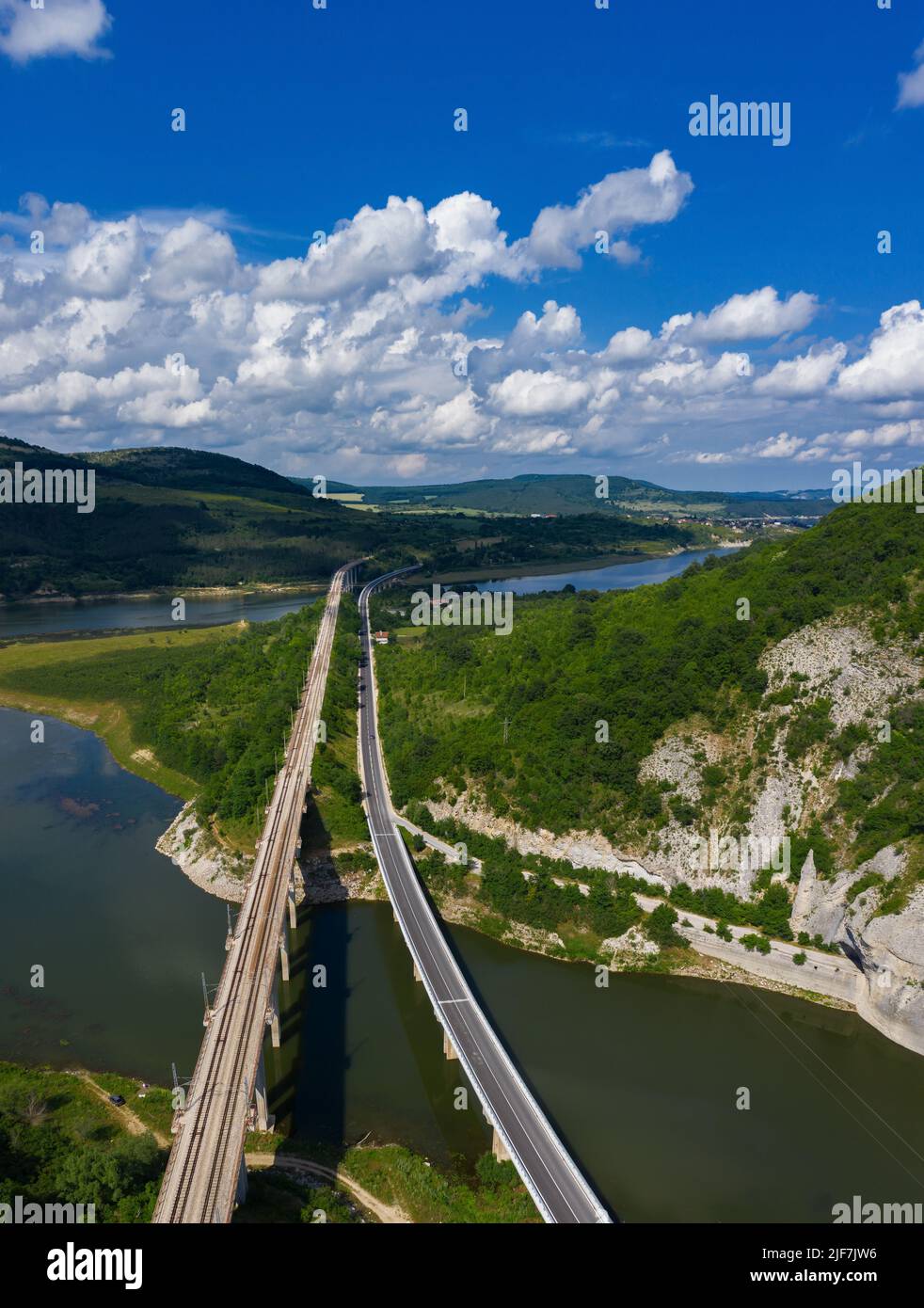 Road over a dam hi-res stock photography and images - Alamy