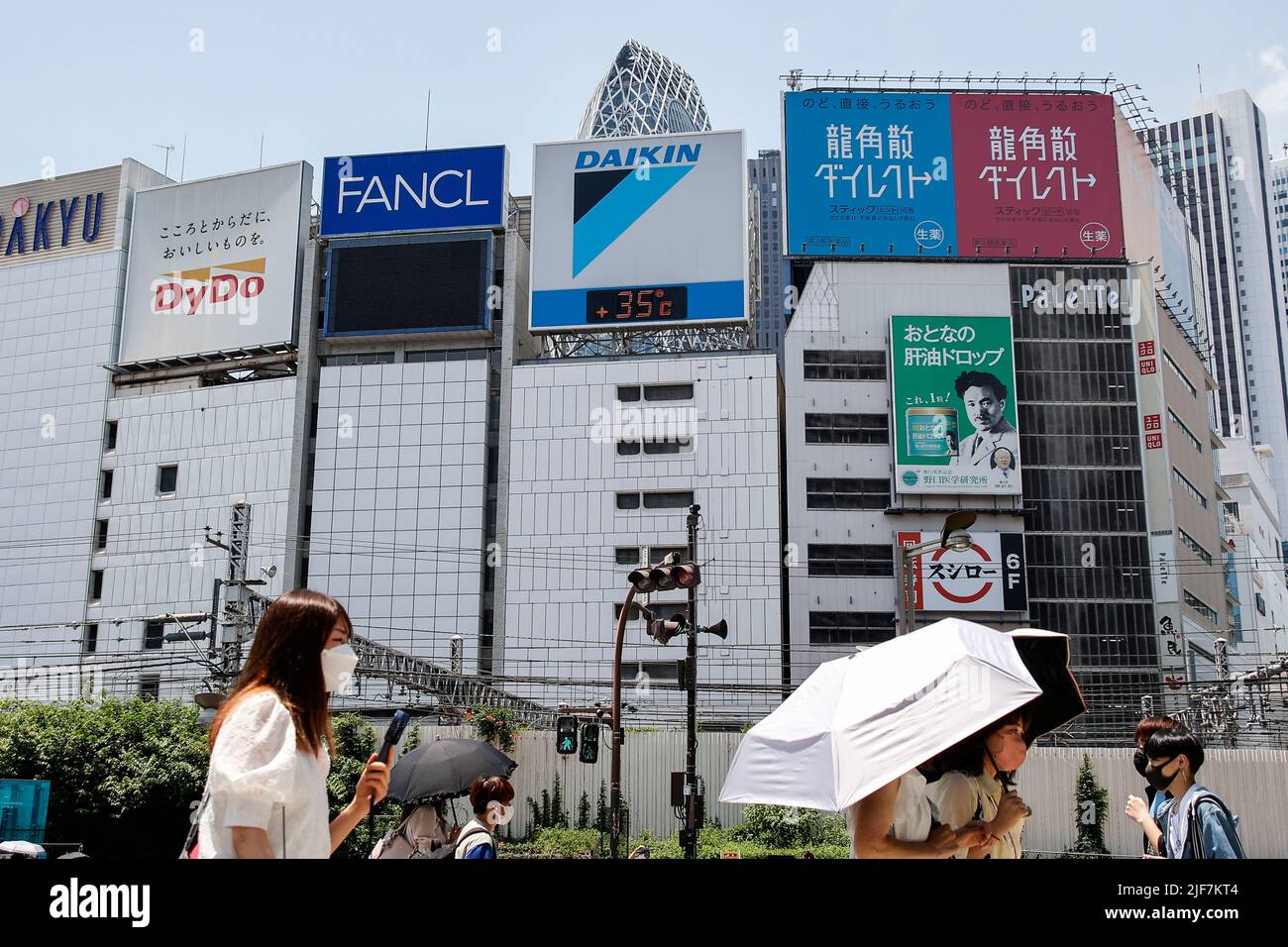 Tokyo, Japan. 30th June, 2022. A digital temperature display shows 35 ...