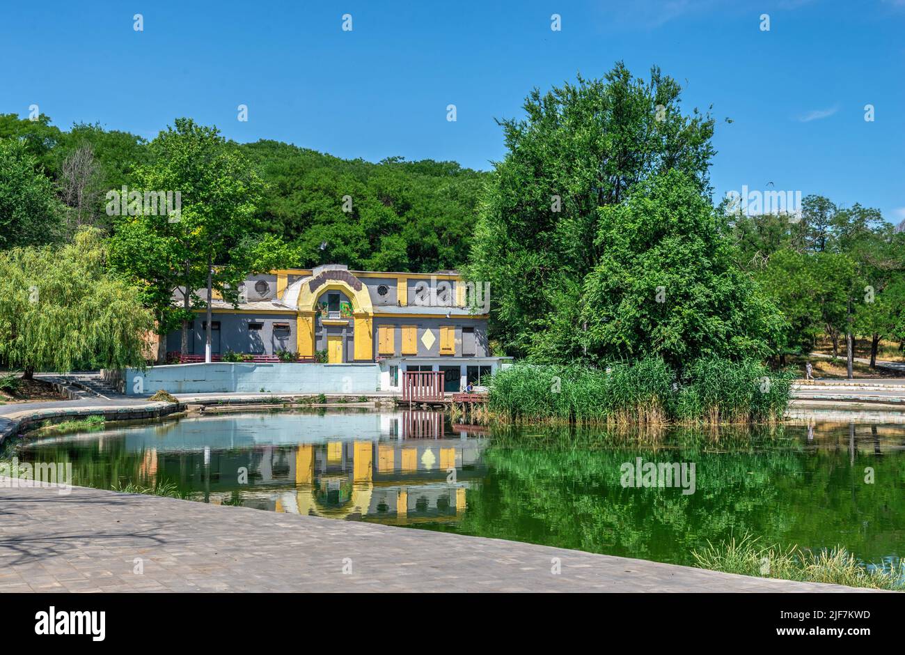 Abandoned building in the Dyukovsky park of Odessa, Ukraine Stock Photo ...
