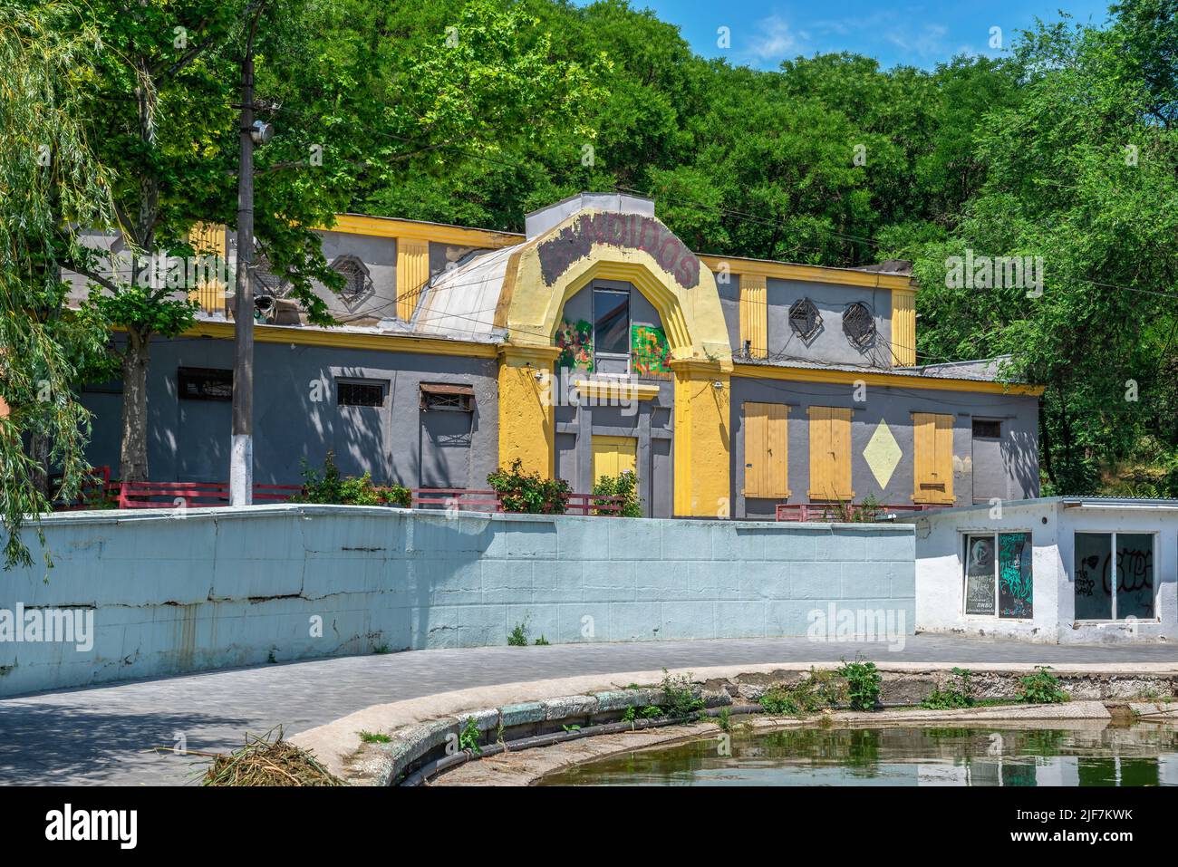 Abandoned building in the Dyukovsky park of Odessa, Ukraine Stock Photo ...