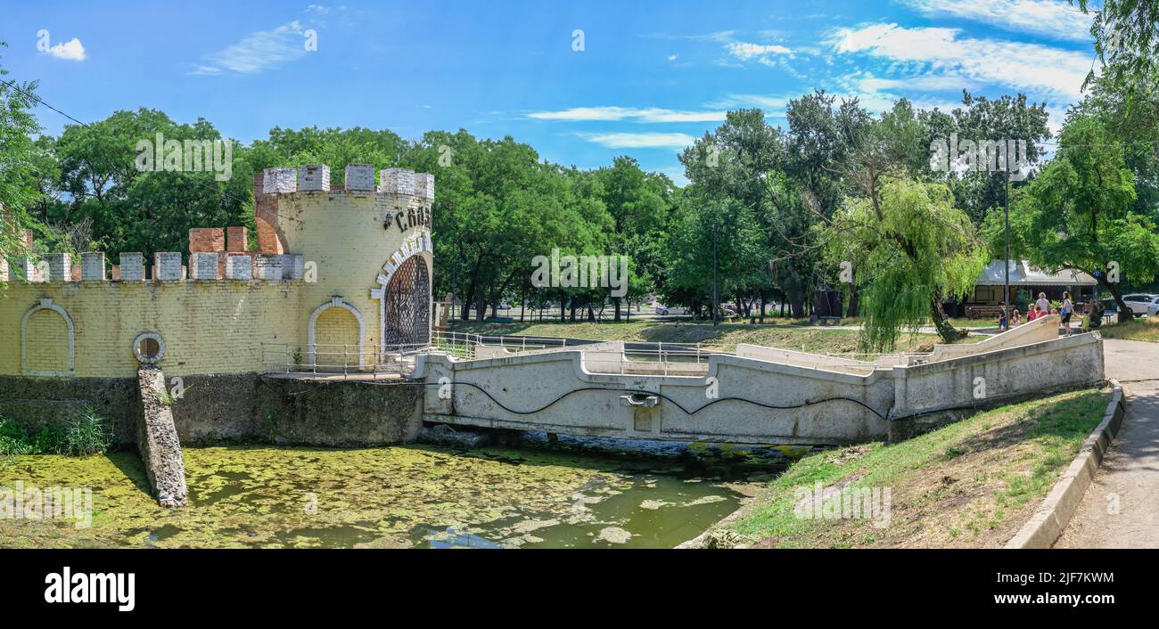 Abandoned building in the Dyukovsky park of Odessa, Ukraine Stock Photo ...