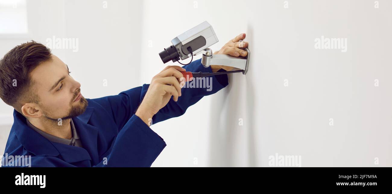 How to install security camera hi-res stock photography and images - Alamy