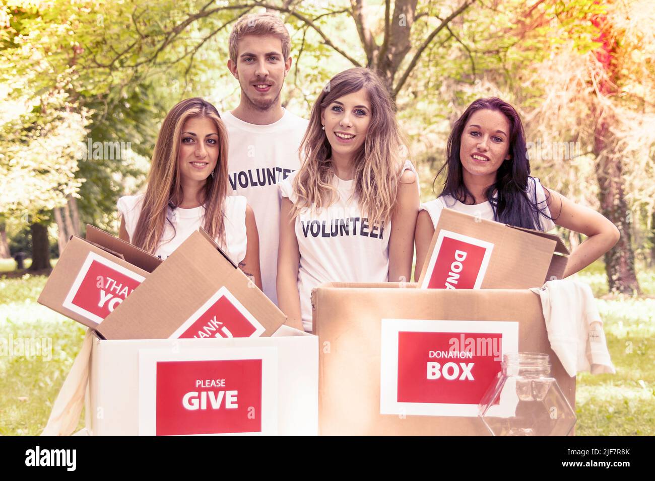group of teenagers volunteering Stock Photo - Alamy