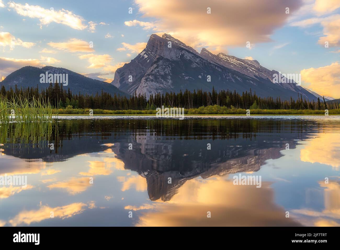 Vermilion Lakes Sunrise Reflections Stock Photo - Alamy