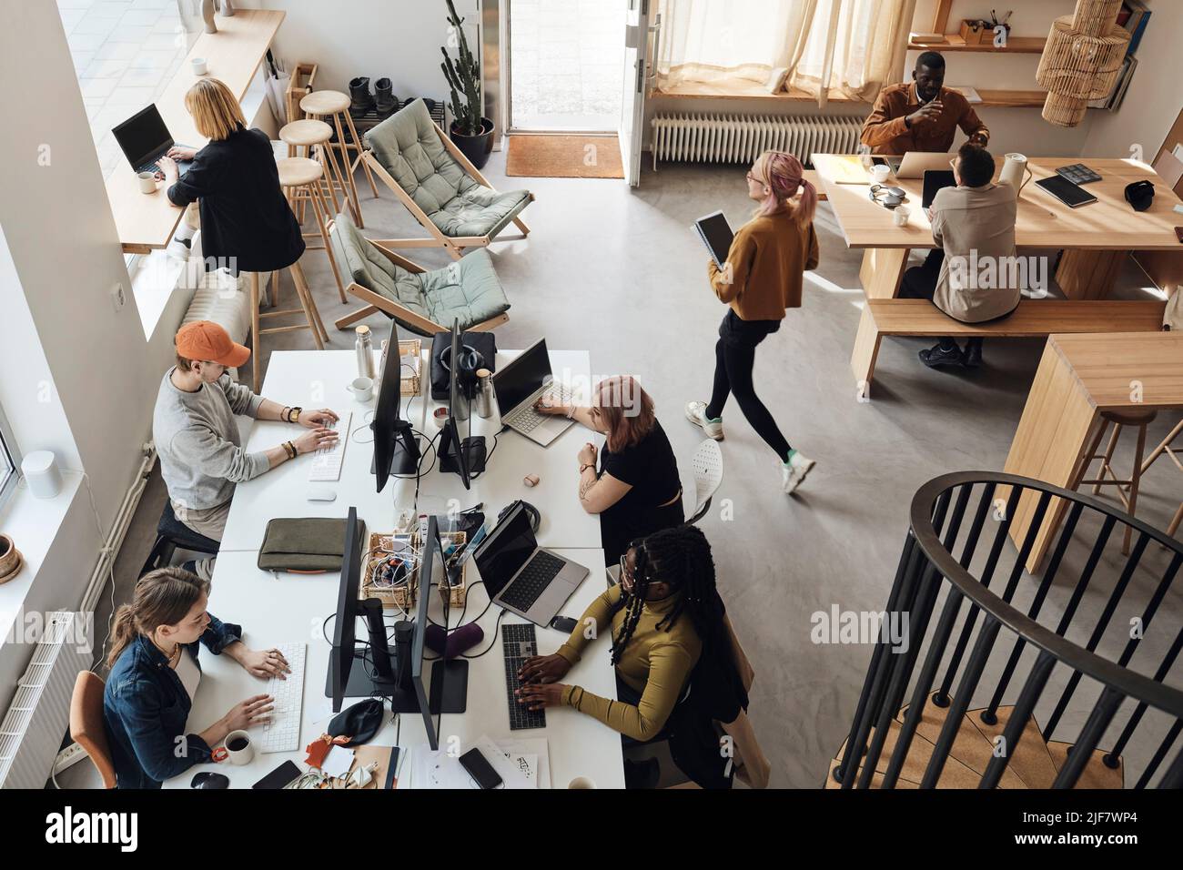 Start up office high tech hi-res stock photography and images - Alamy