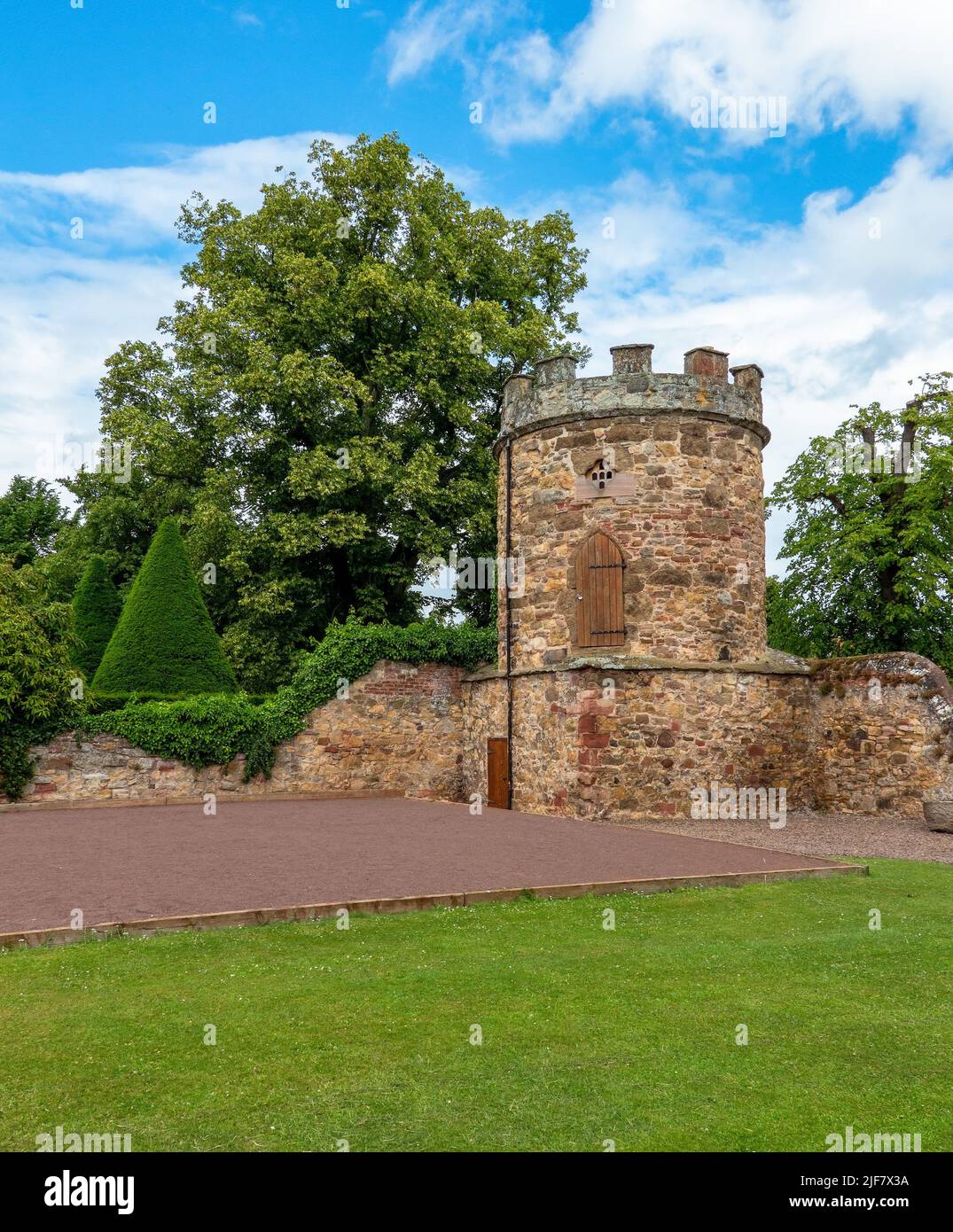 Lady catherines doocot hi-res stock photography and images - Alamy