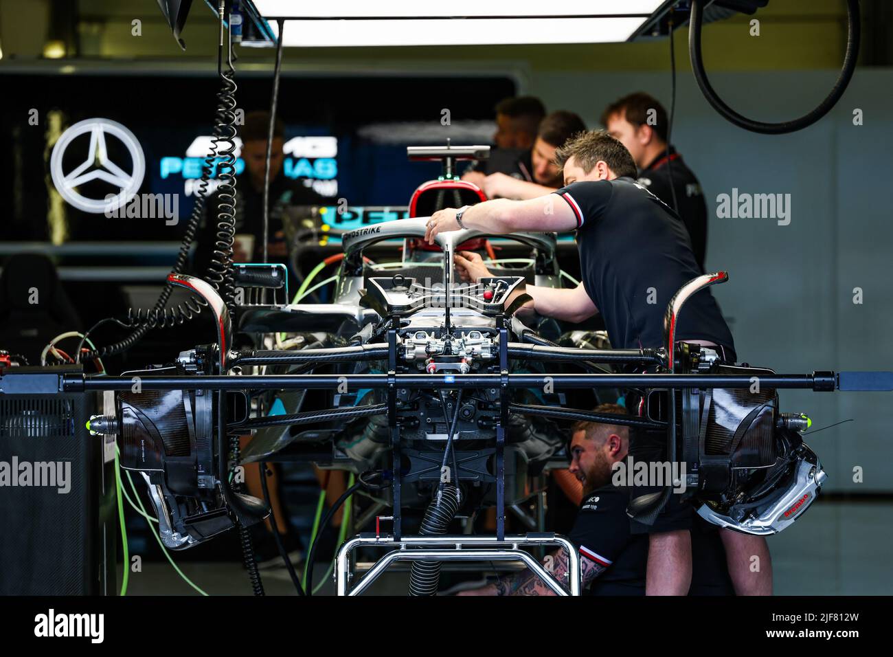 Mercedes AMG F1 Team, ambiance of mechanics working on the car during the Formula 1 Lenovo ...