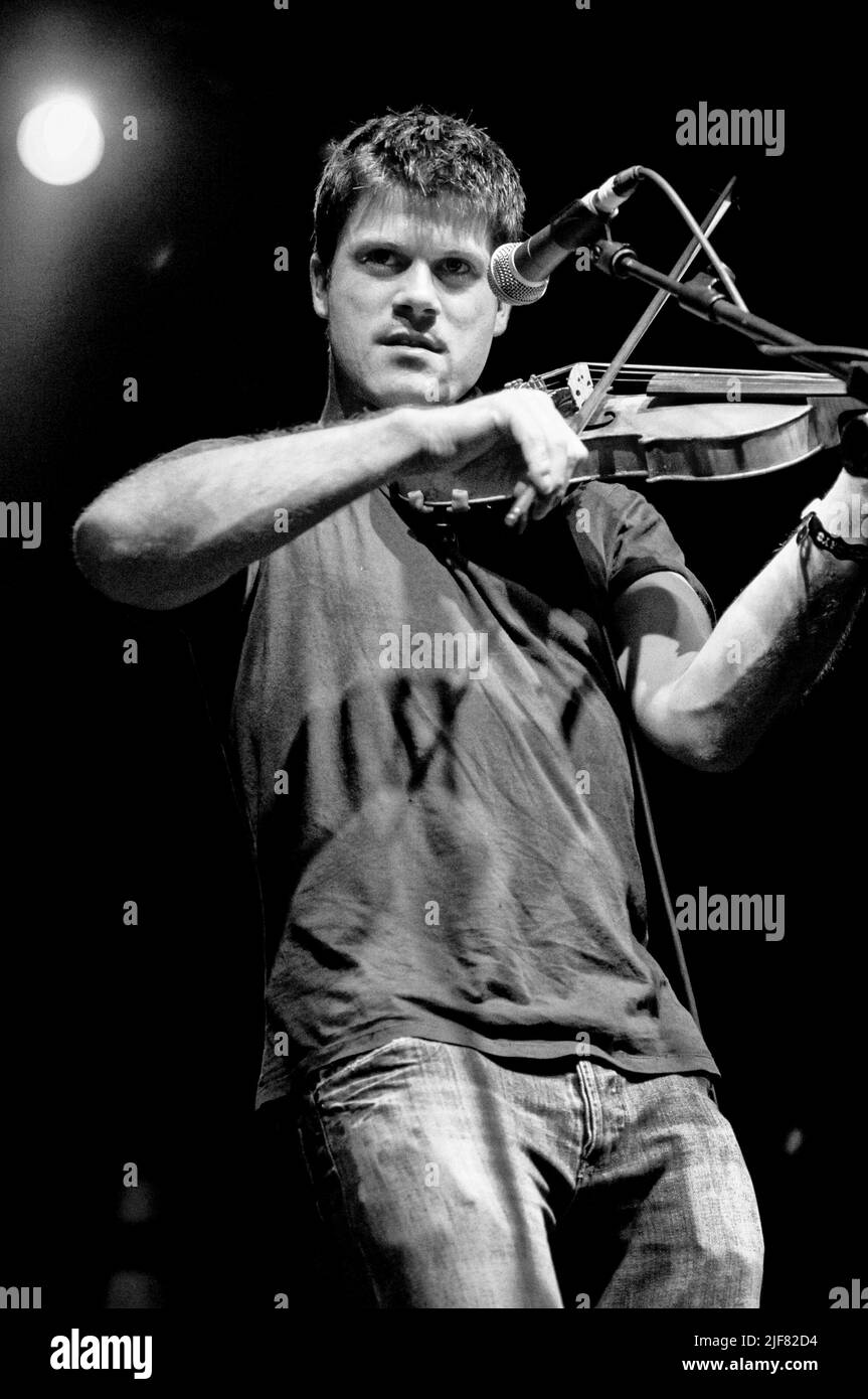 Seth lakeman performing Black and White Stock Photos & Images - Alamy