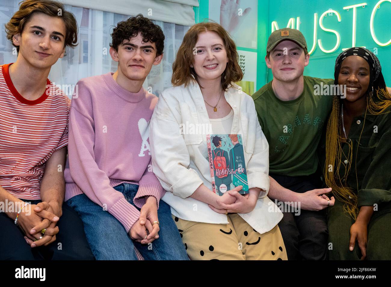 Heartstopper cast hi-res stock photography and images - Alamy