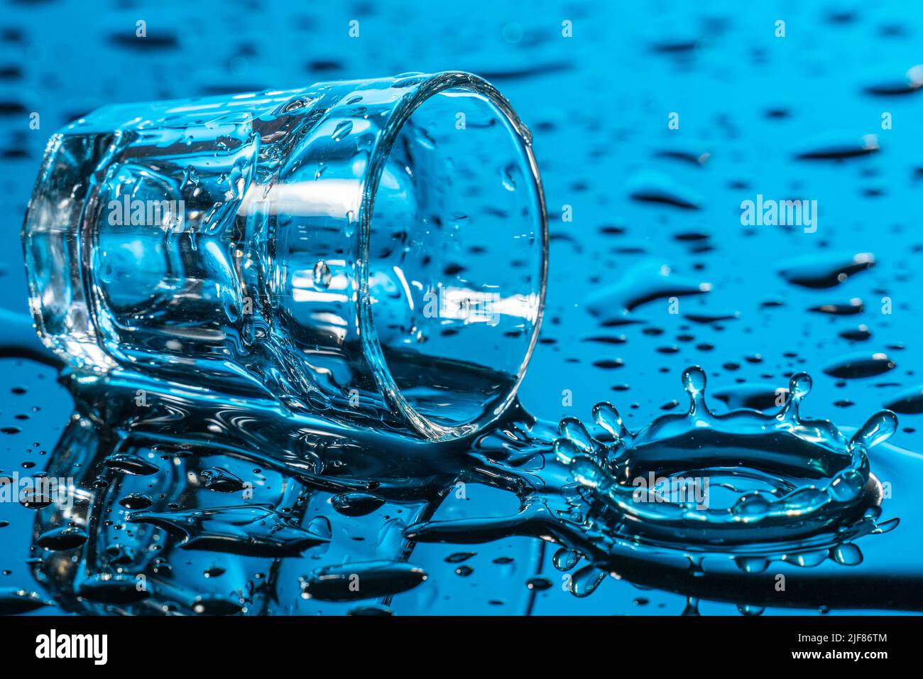 Full glass of water spilled hi-res stock photography and images - Alamy