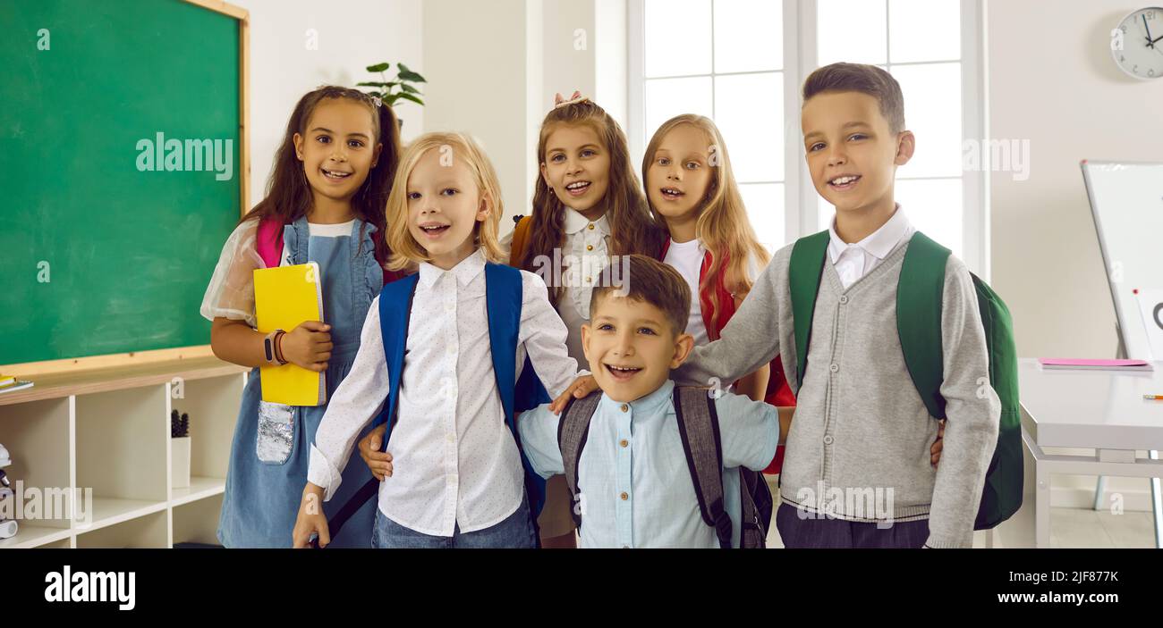 Happy classroom hi-res stock photography and images - Alamy