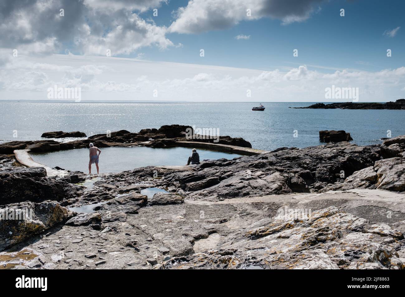 Tidal pool at mousehole hi-res stock photography and images - Alamy