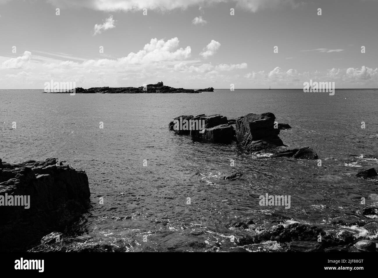 View of Mousehole, Cornwall on a sunny June morning Stock Photo - Alamy