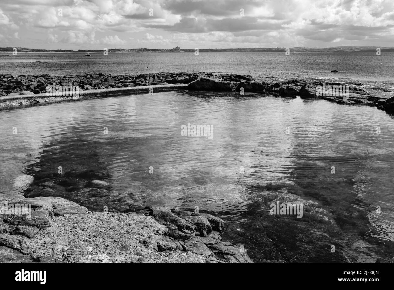 View of Mousehole, Cornwall on a sunny June morning Stock Photo - Alamy