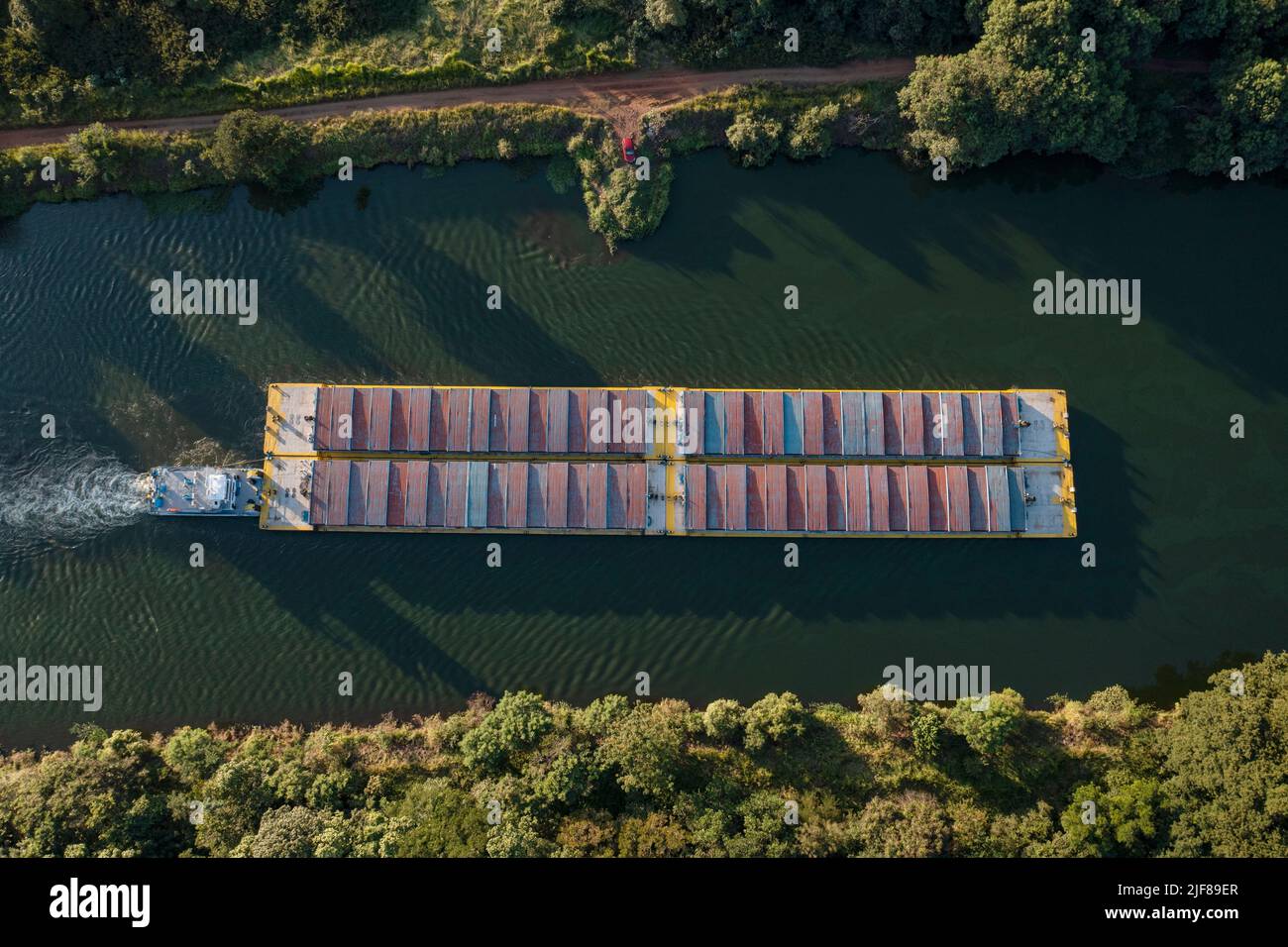 Ship barge grain transport hi-res stock photography and images - Alamy