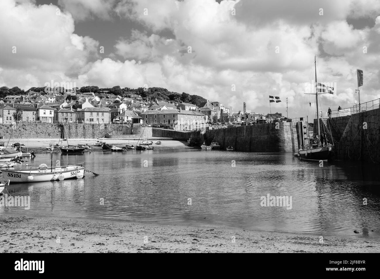 View of Mousehole, Cornwall on a sunny June morning Stock Photo - Alamy