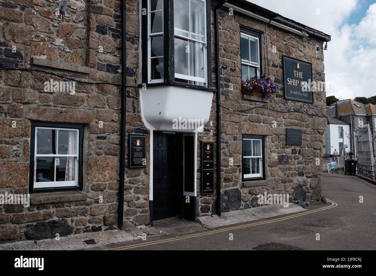 Mousehole streets hi-res stock photography and images - Alamy