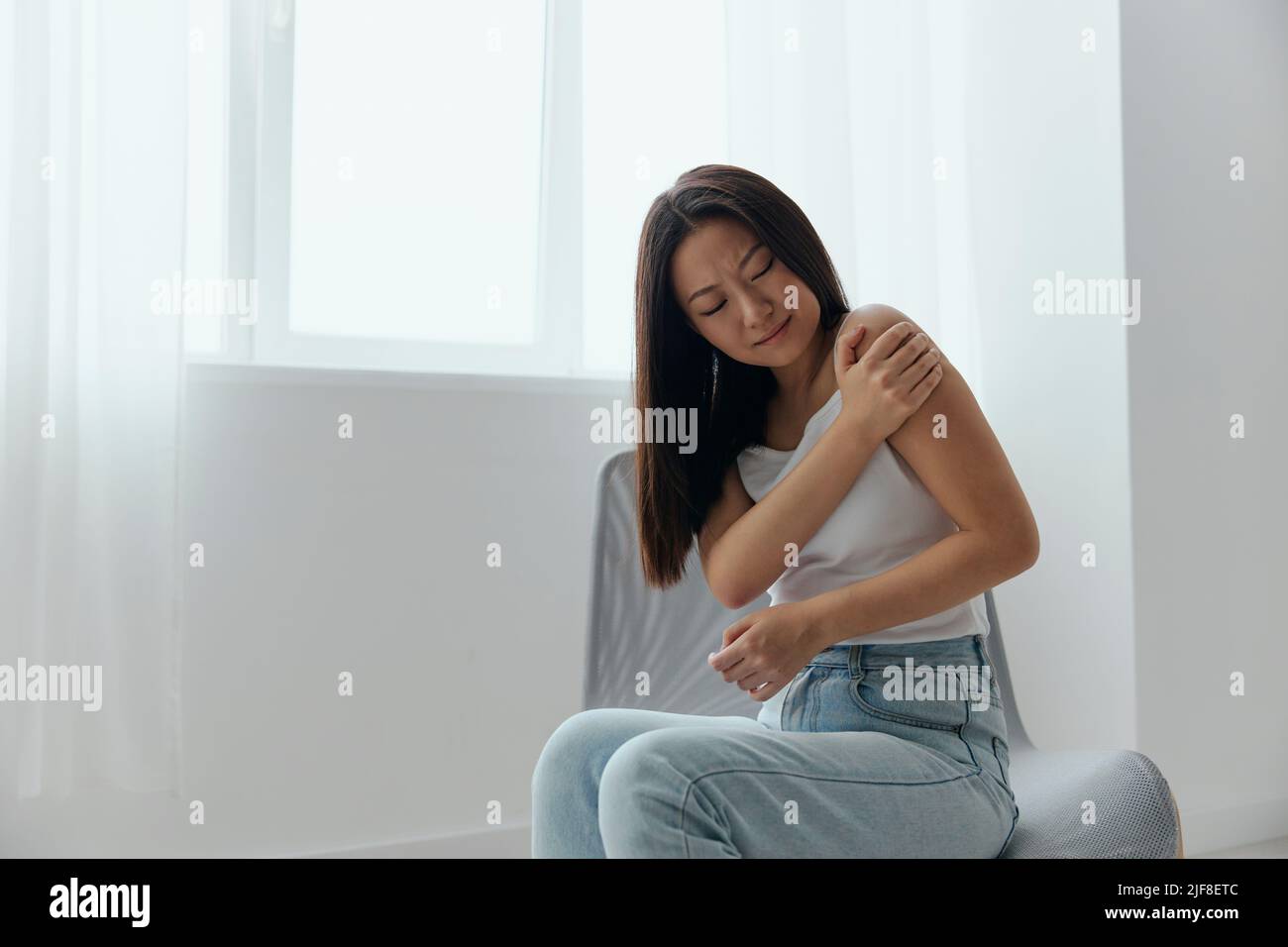 Tormented from shoulder dislocation fractures pain after lifting weights in the wrong position ...