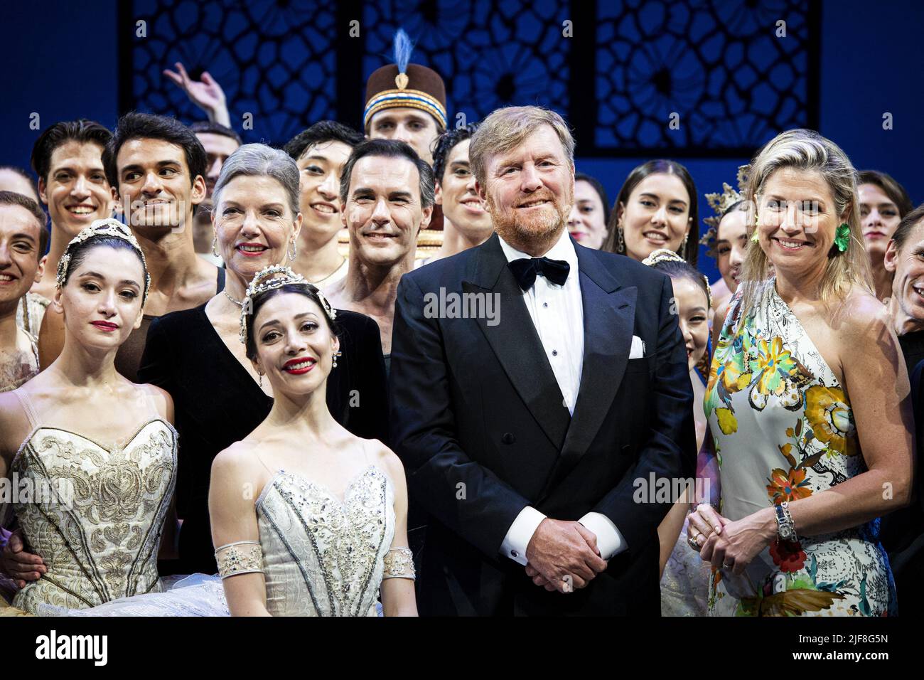 Queen maxima netherlands dancing crowd hi-res stock photography and ...