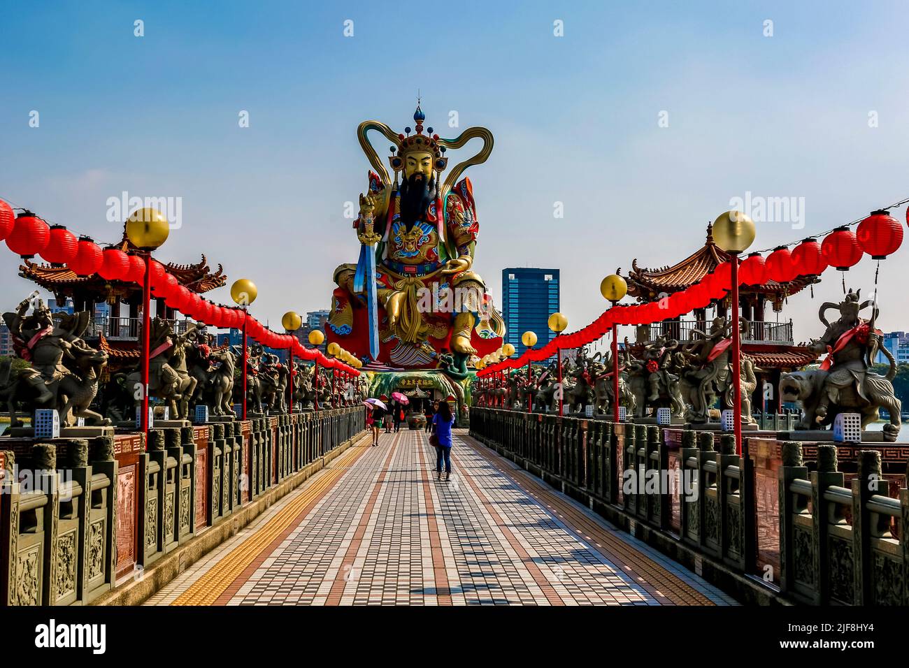 Pei Chi-Pavillon auf dem Lotus-See, Kaohsiung, Taiwan Stock Photo - Alamy