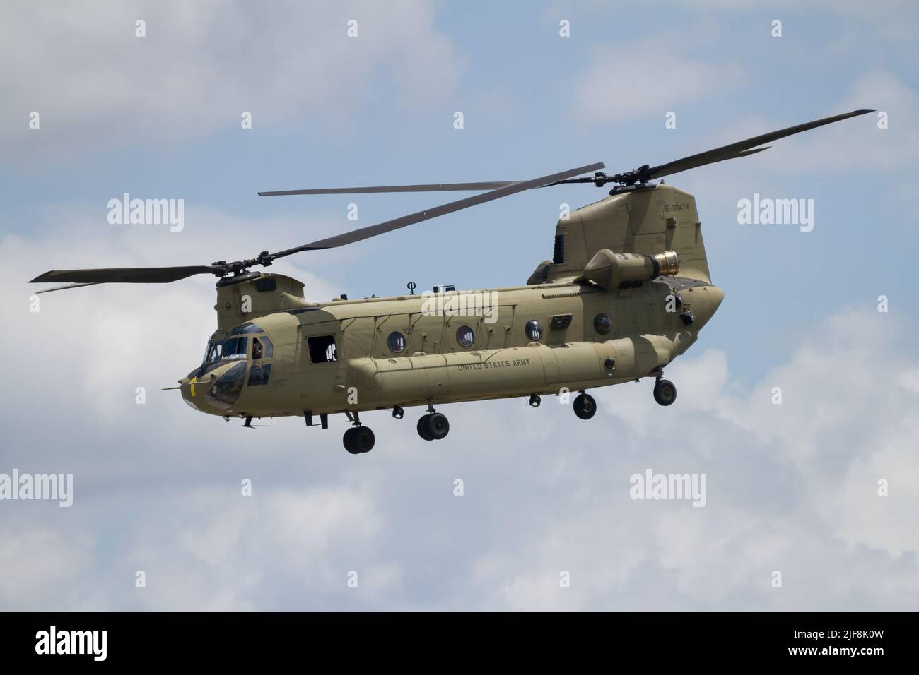 Ch 47 chinook lift hi-res stock photography and images - Alamy