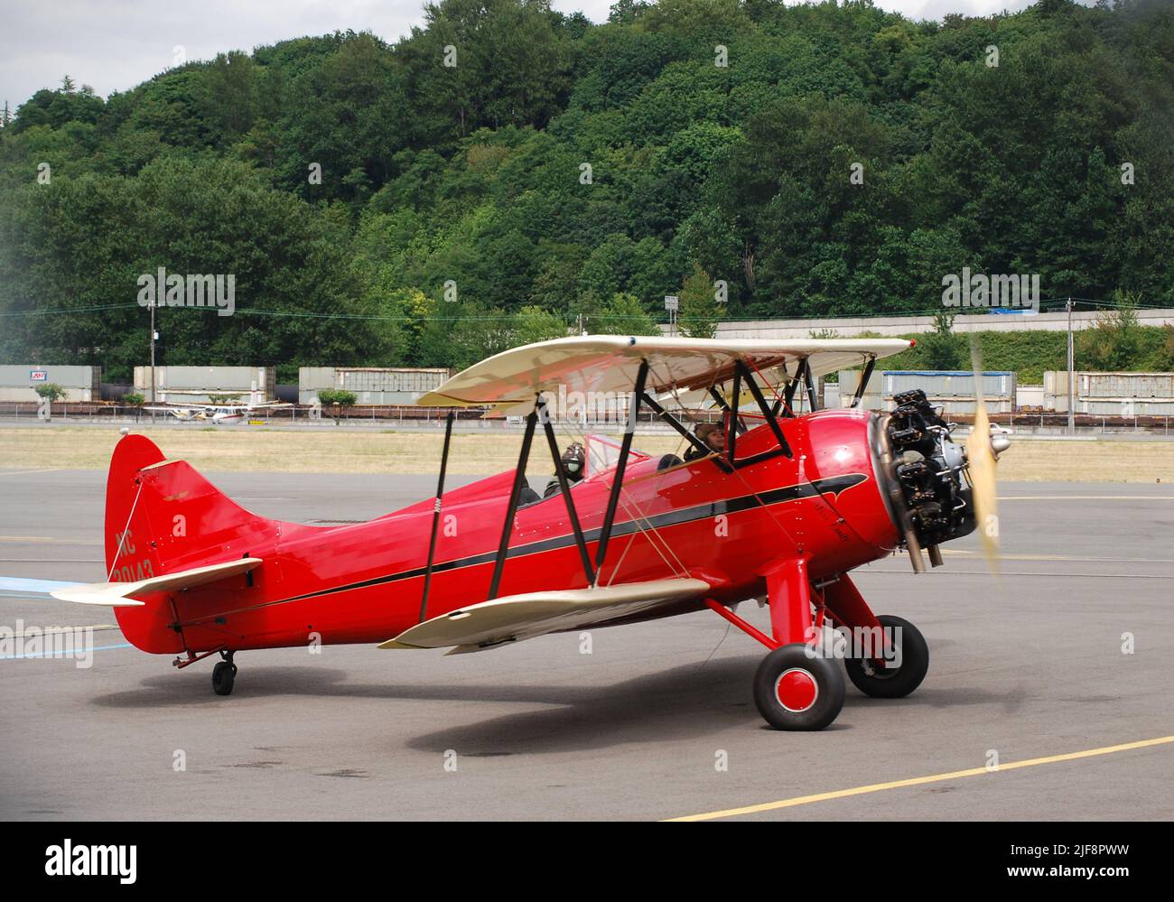 Double winged aircraft hi-res stock photography and images - Alamy