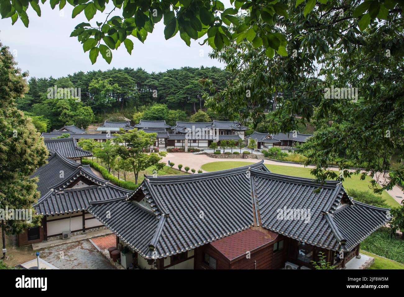 Beautiful and curious korean traditional house in the deep forest built ...