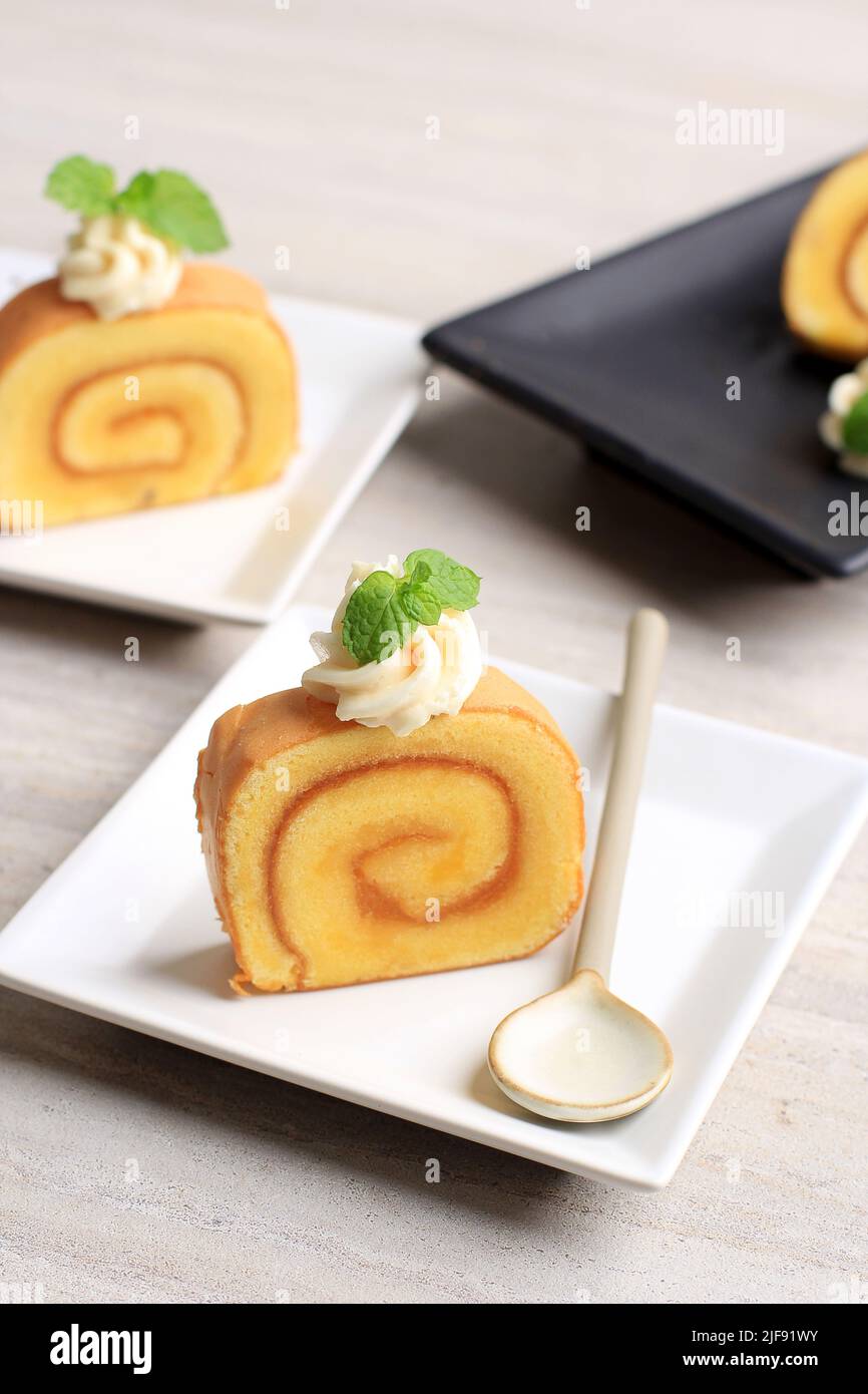 Swiss roll cake hi-res stock photography and images - Alamy