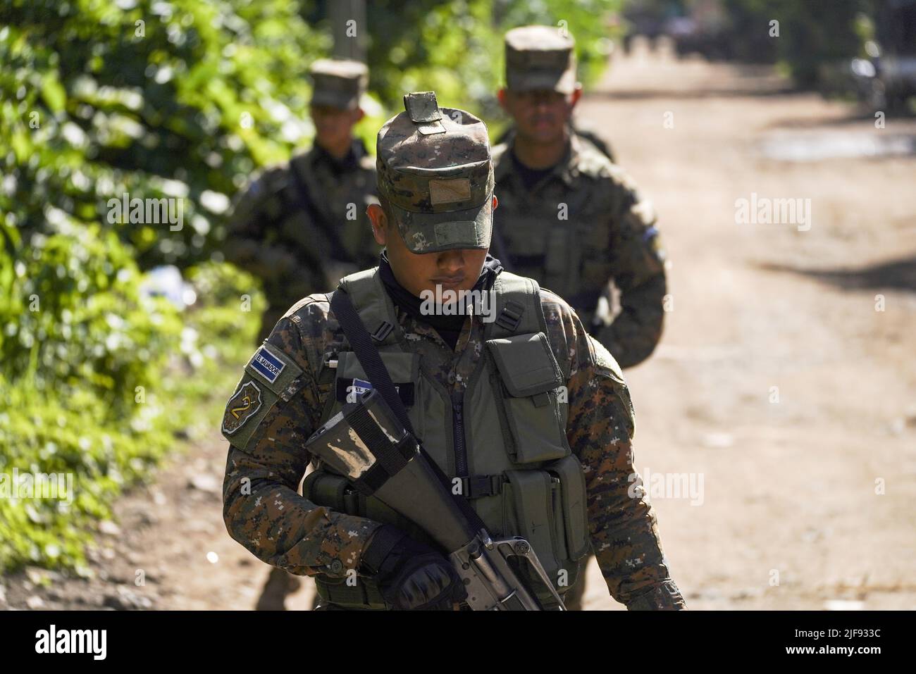 Santa Ana, El Salvador. 30th June, 2022. Soldiers patrol the "La ...