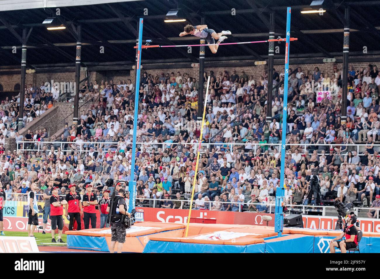 Mondo Duplantis broke his outdoor pole vault world record by one ...
