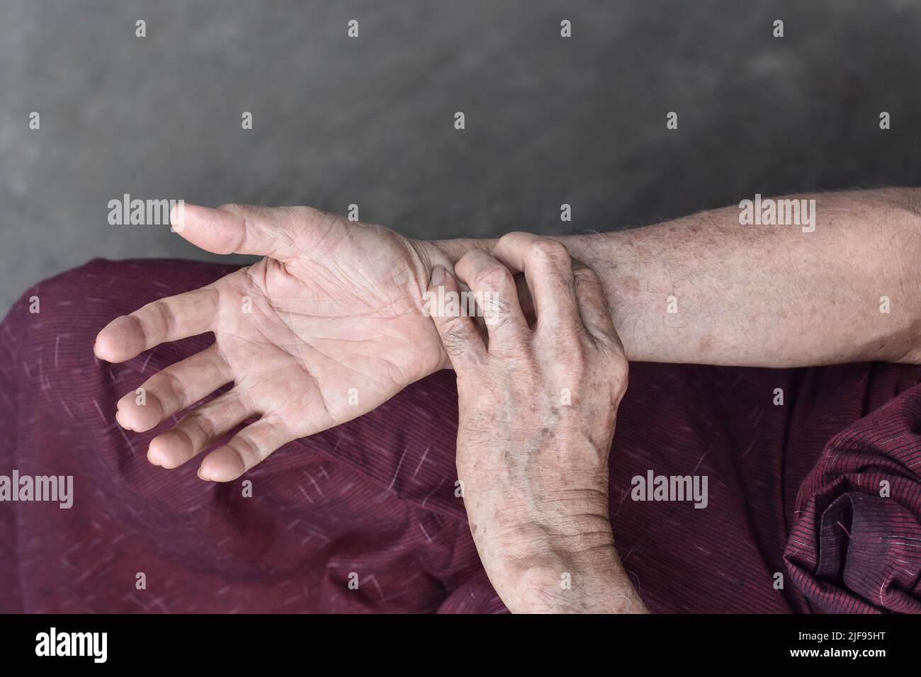 Self-examination of pulsation. Counting pulse rate in home Stock Photo ...