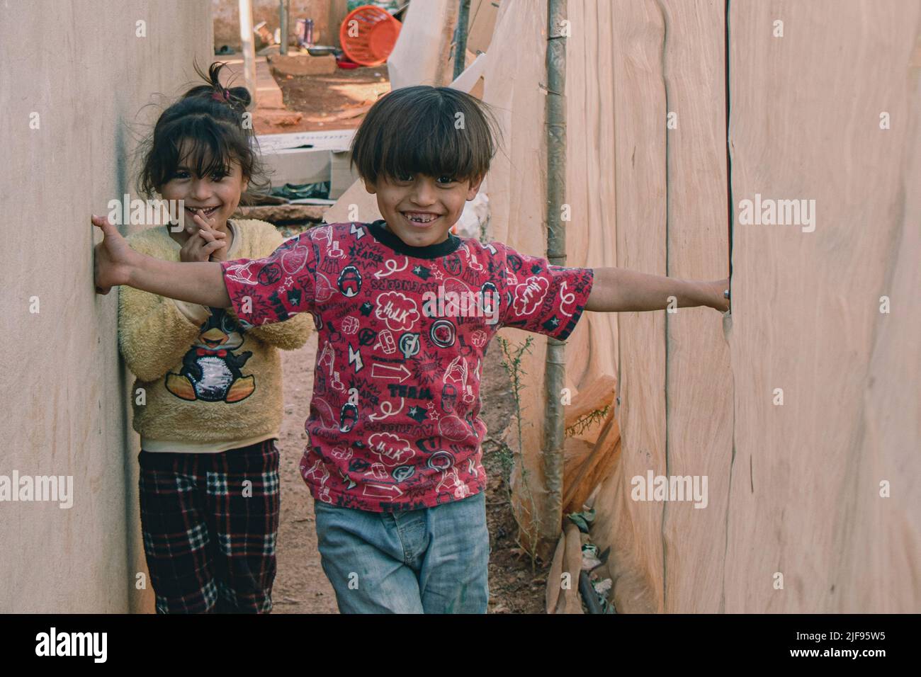 Poor kids playing usa hi-res stock photography and images - Alamy