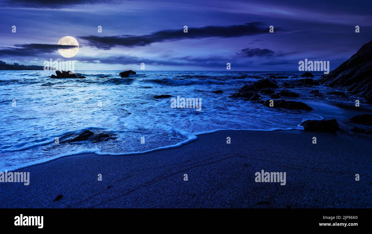 Moon night beach sea waves tide hi-res stock photography and images - Alamy