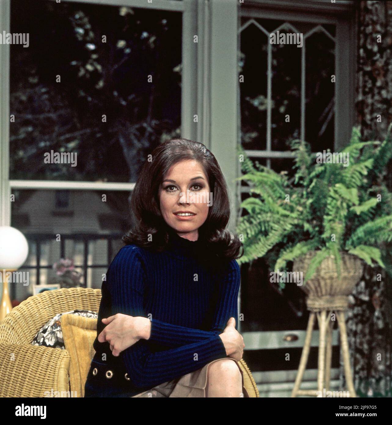 MARY TYLER MOORE in THE MARY TYLER MOORE SHOW (1970) -Original title ...