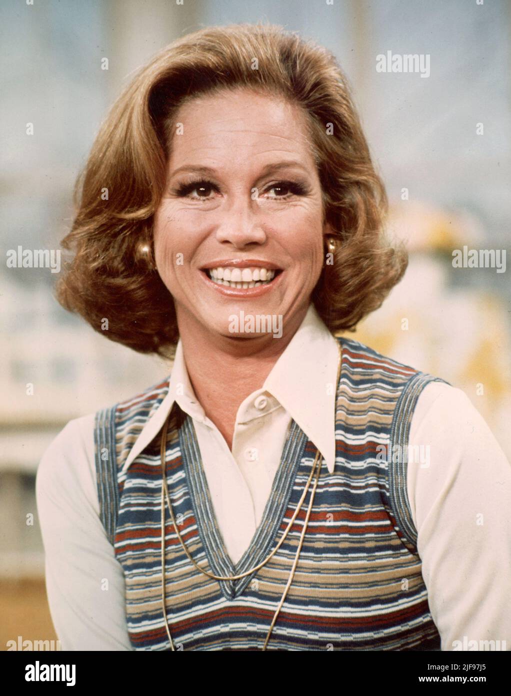 MARY TYLER MOORE in THE MARY TYLER MOORE SHOW (1970) -Original title ...
