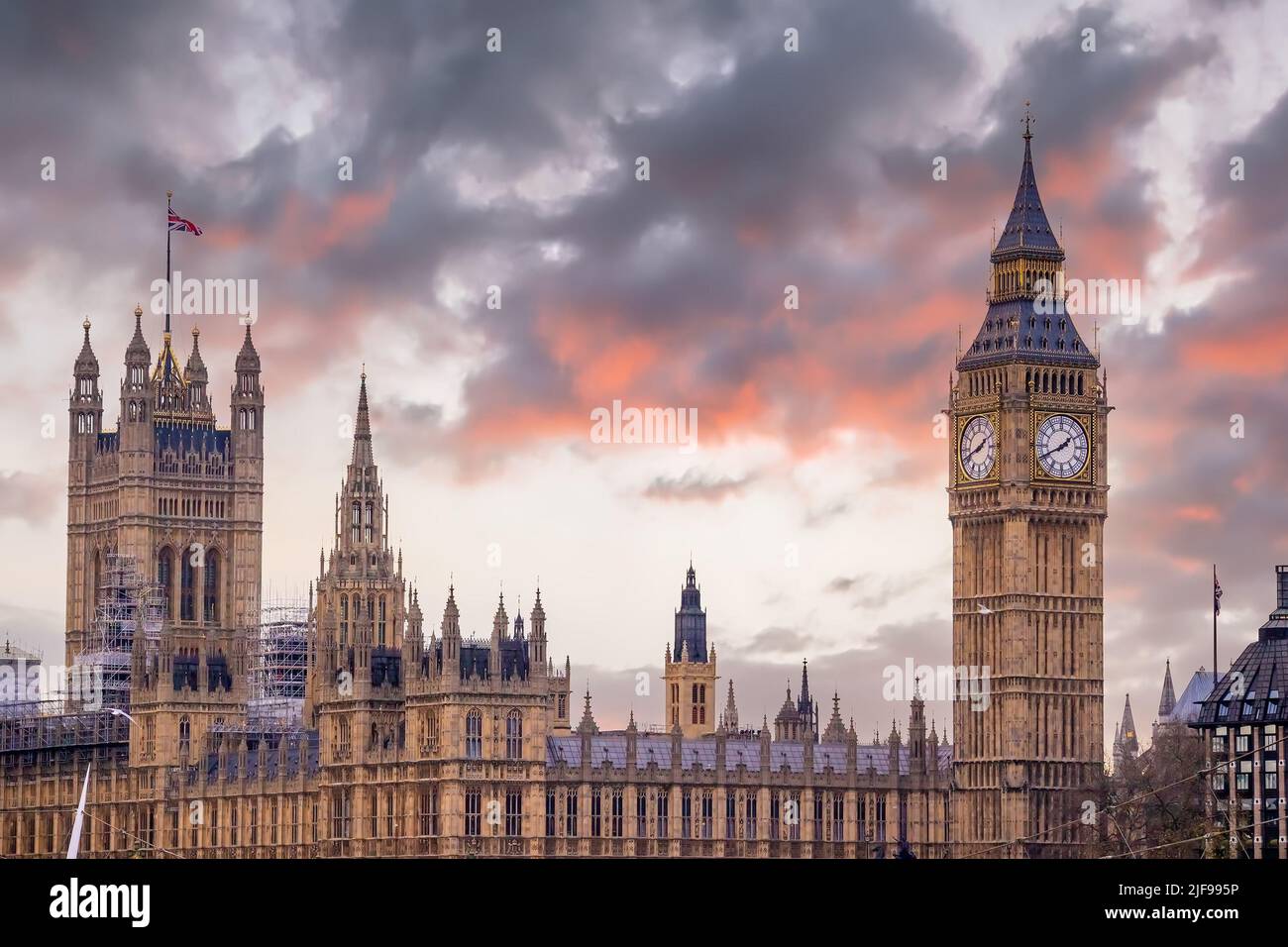 London city skyline with Big Ben and Houses of Parliament, cityscape in ...