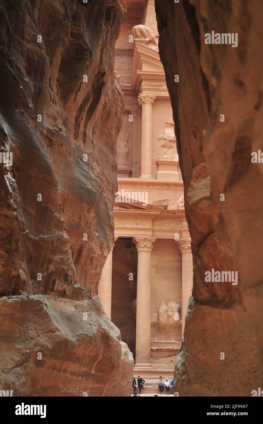 Photo of ancient Kazni temple in Petra, Jordan Stock Photo - Alamy