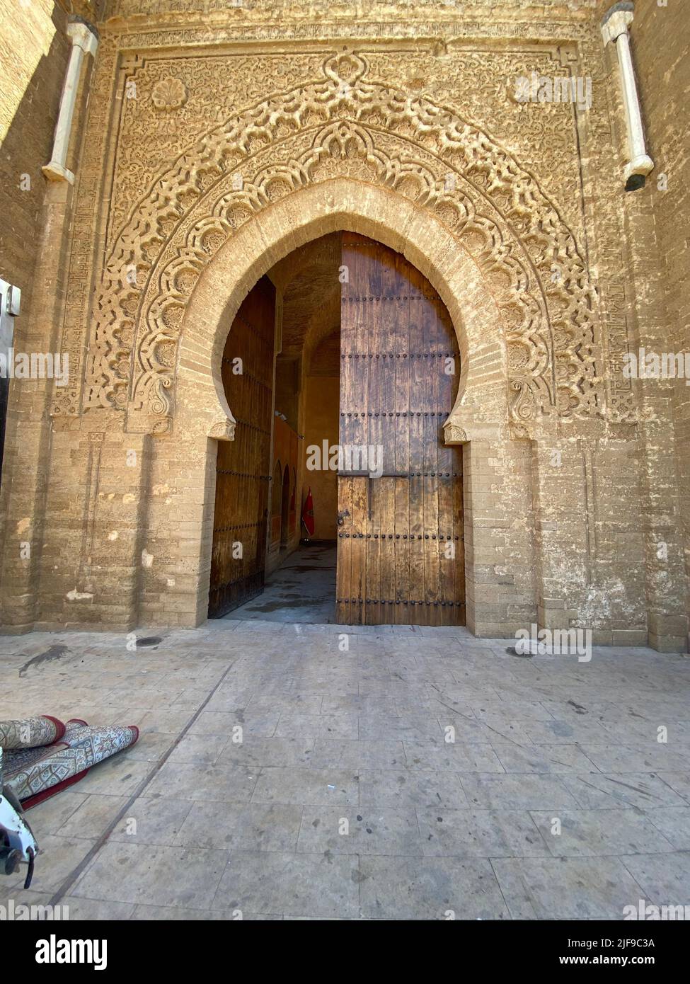 Chellah entrance gate medieval hi-res stock photography and images - Alamy