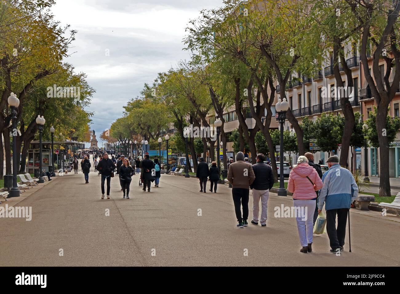 Spring morning on Rambla Nova, Tarragona Stock Photo - Alamy