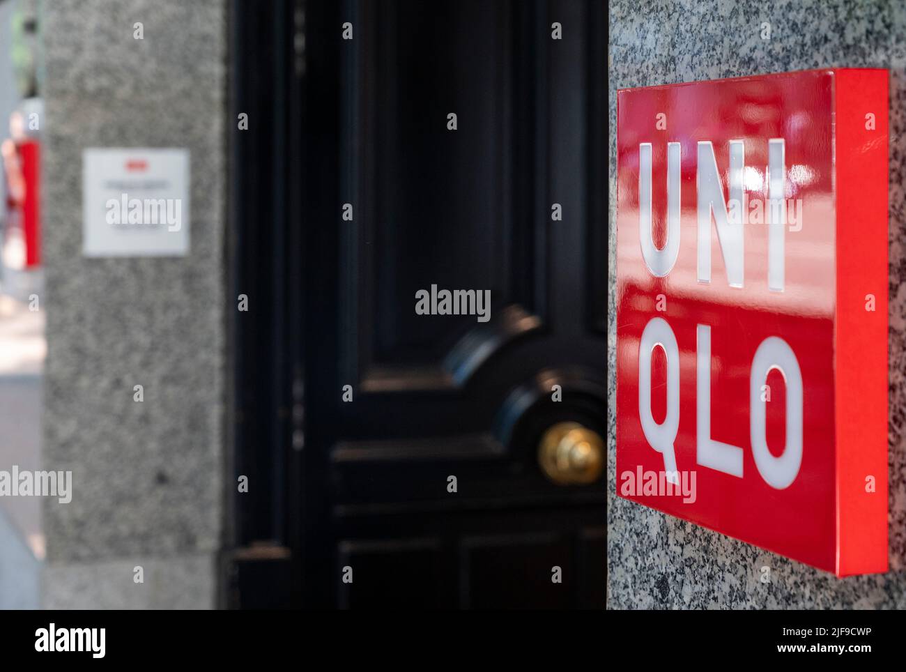 Uniqlo signs hi-res stock photography and images - Alamy