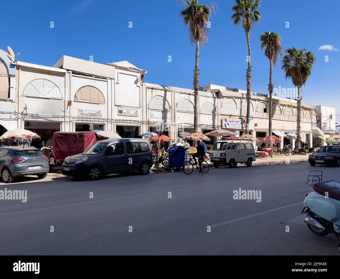 Row palm trees morocco hi-res stock photography and images - Alamy