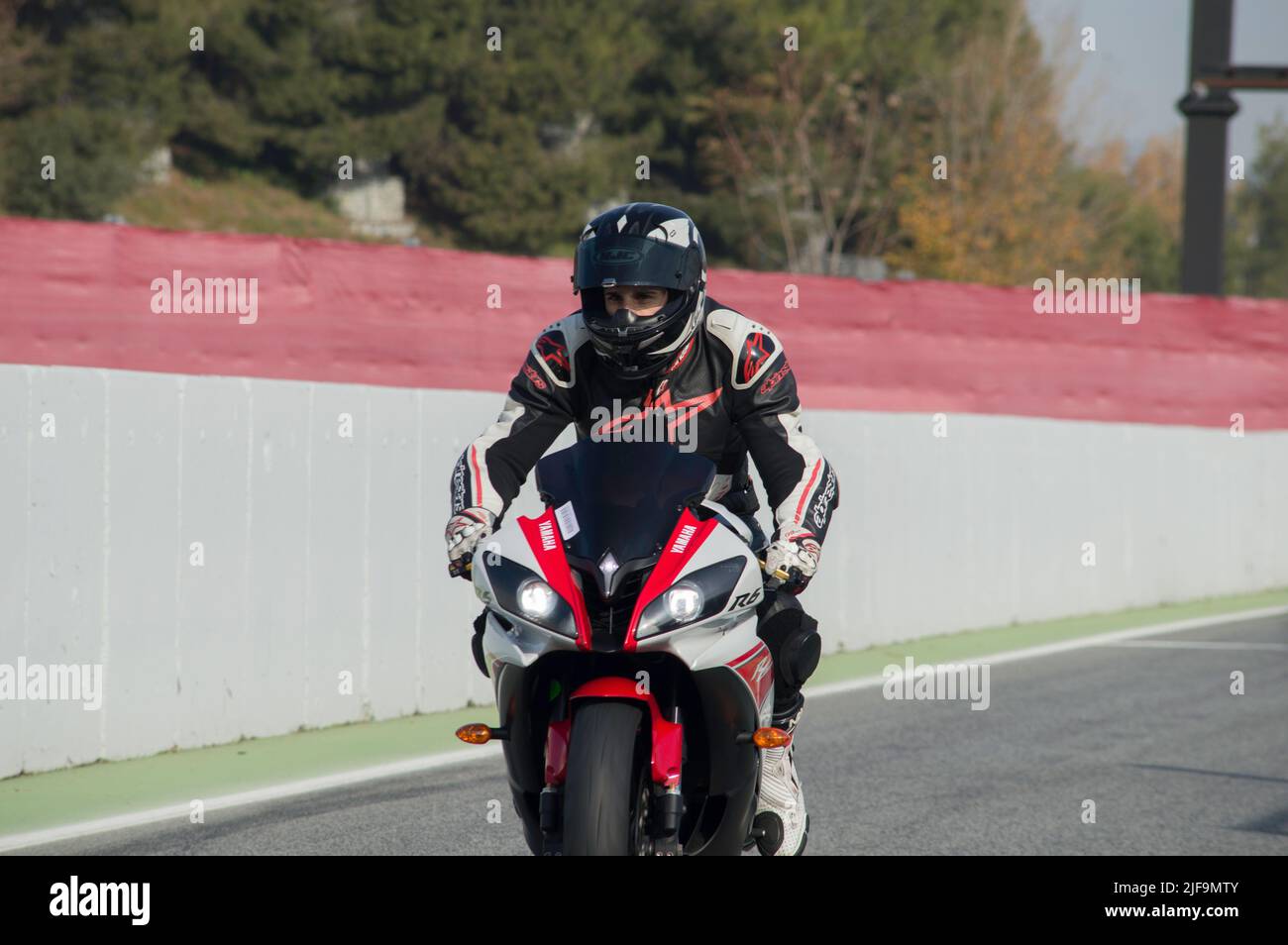 Modern fast sport motor bike in the track. Yamaha R6 Stock Photo - Alamy