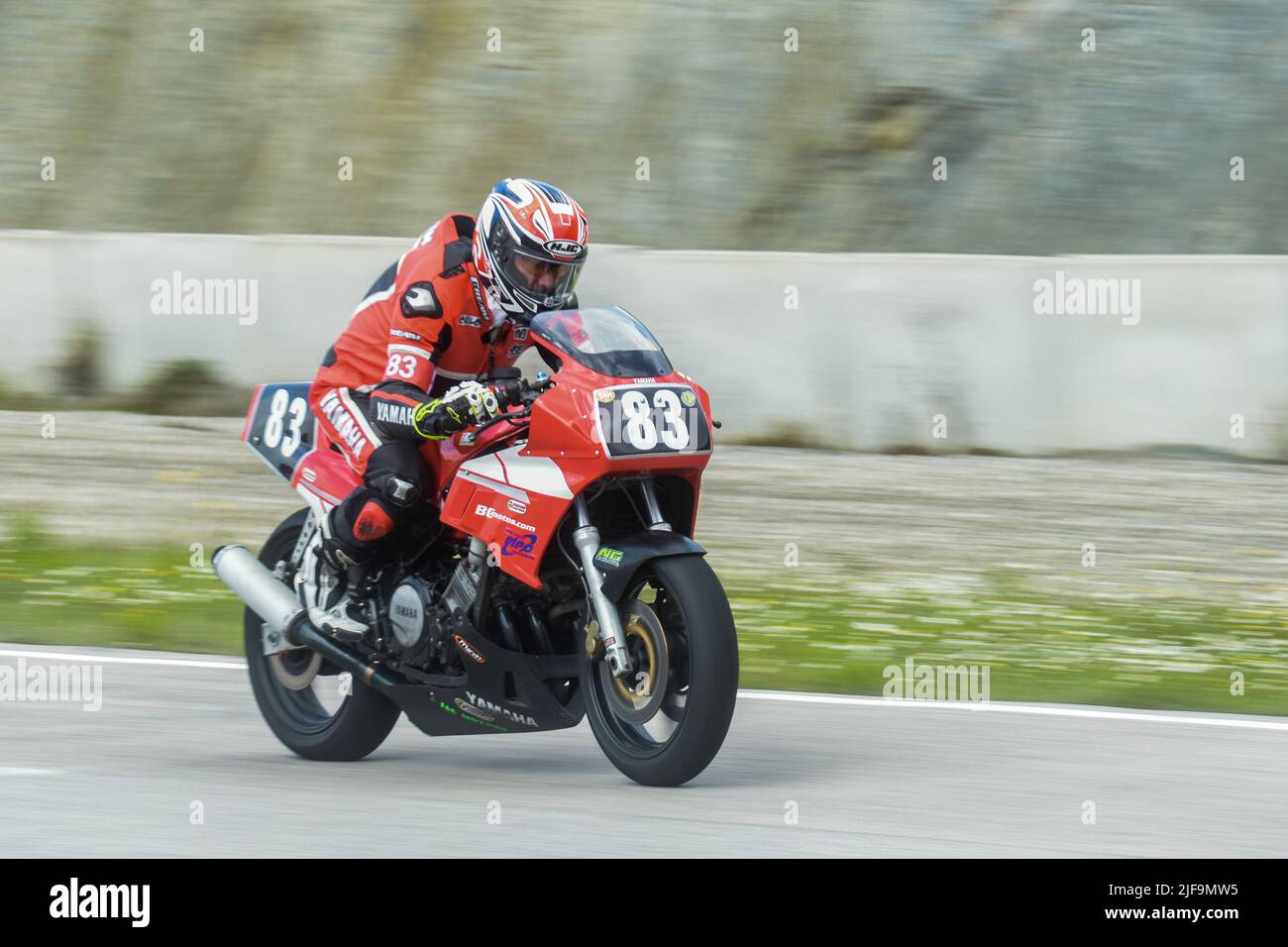 Fast racing motor bike in the track. Yamaha classic Stock Photo - Alamy