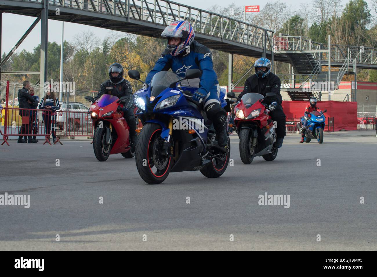 Modern fast sport motor bike in the track. Yamaha R6 Stock Photo - Alamy